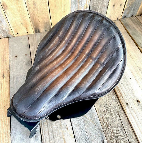 2018-2025 Harley Softail Ant Brn Dis Tuck Roll Leather Spring Seat Mou ...